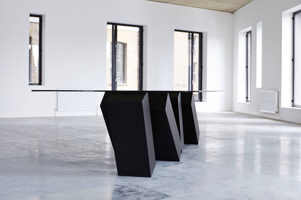 Megalith table | homify