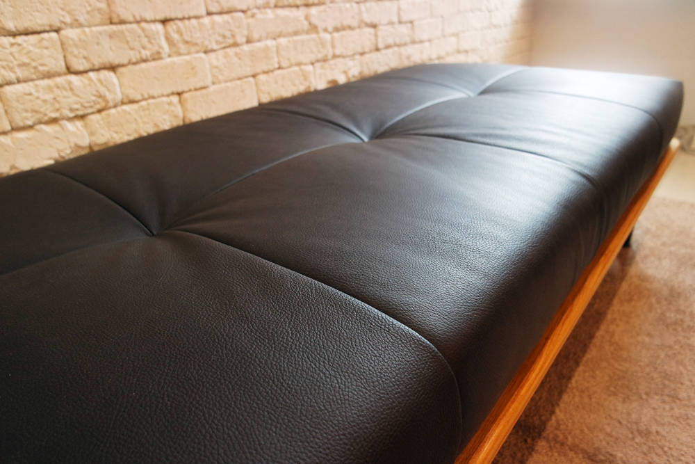 Modern leather sofa | 호미파이 & homify