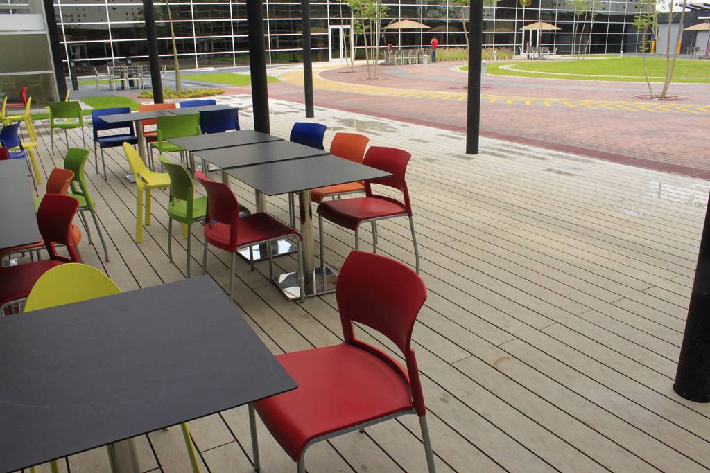 Deck wpc libre de mantenimiento, grupo boes | homify