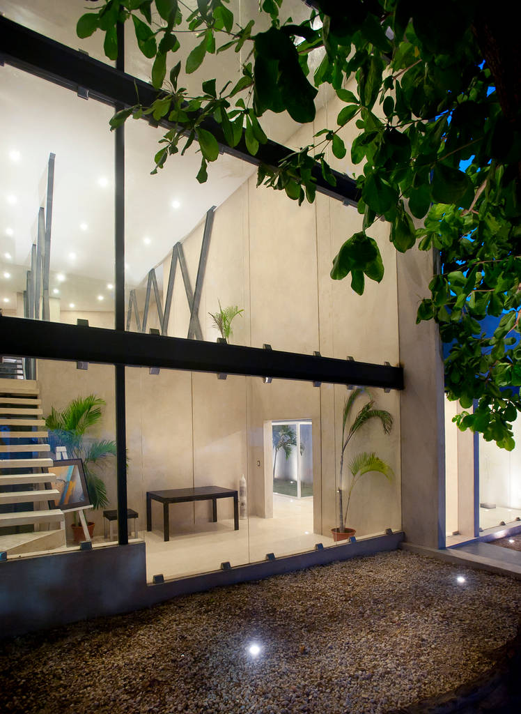 Vestíbulo a oficina principal y mezzanine edificios de oficinas de ...