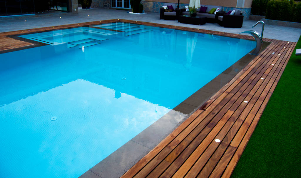 Espacio de relajación exterior piscinas de estilo moderno de zimmer ...