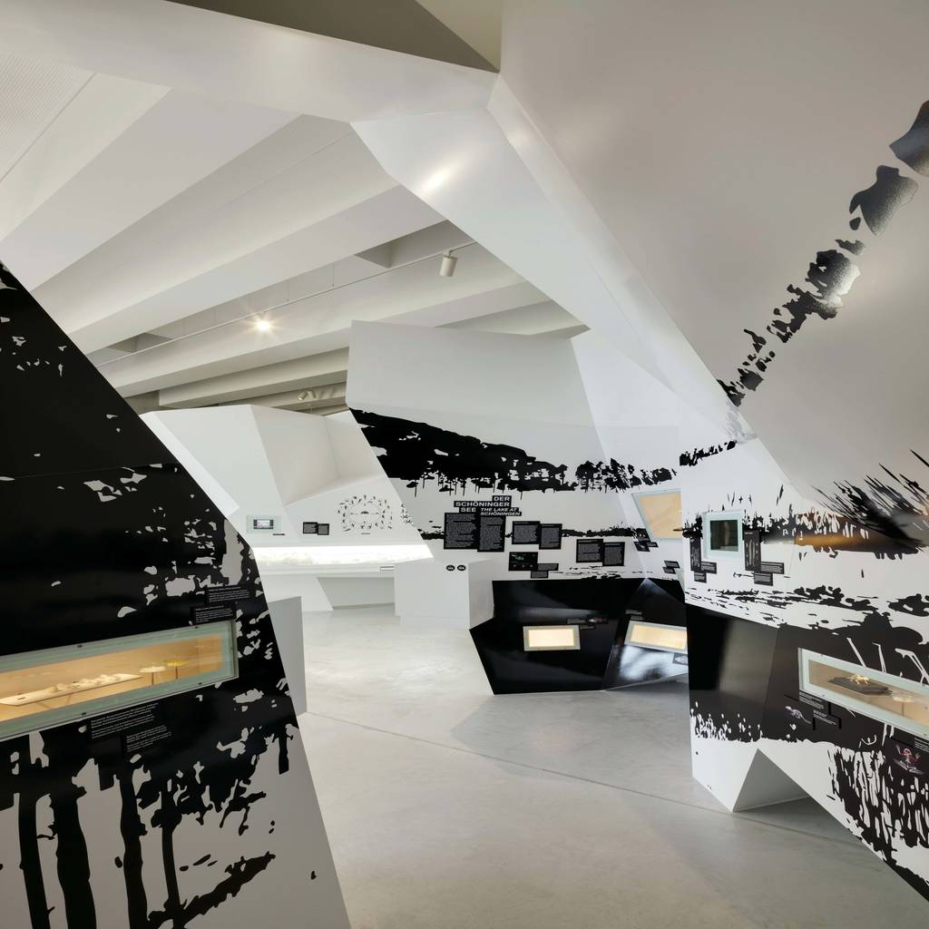 Reflective monolith, alucobond - 3a composites gmbh | homify