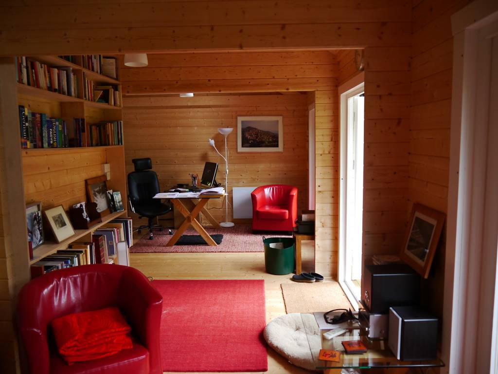 Log cabin garden room interior | homify