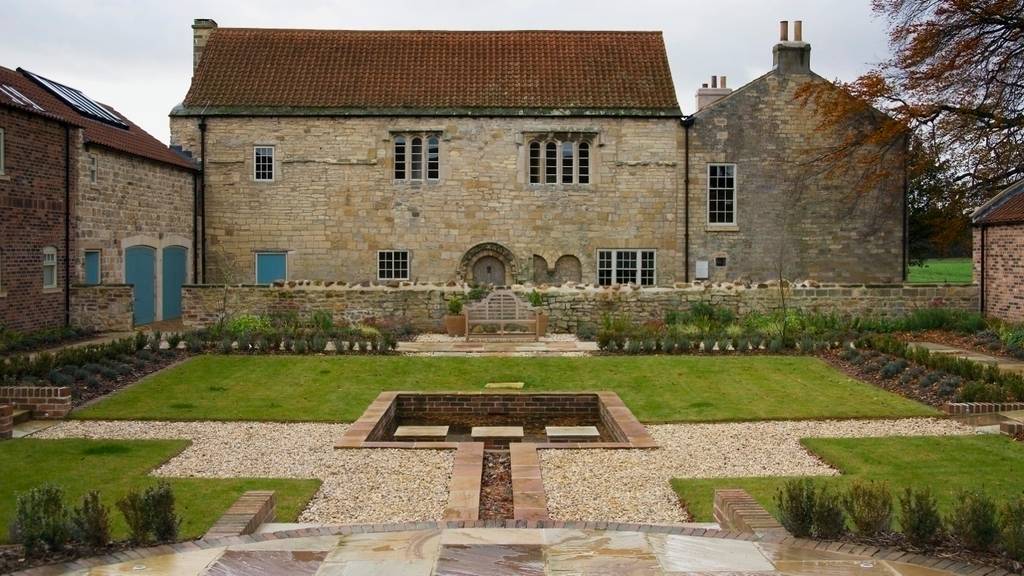 Medieval barn and courtyard view | homify