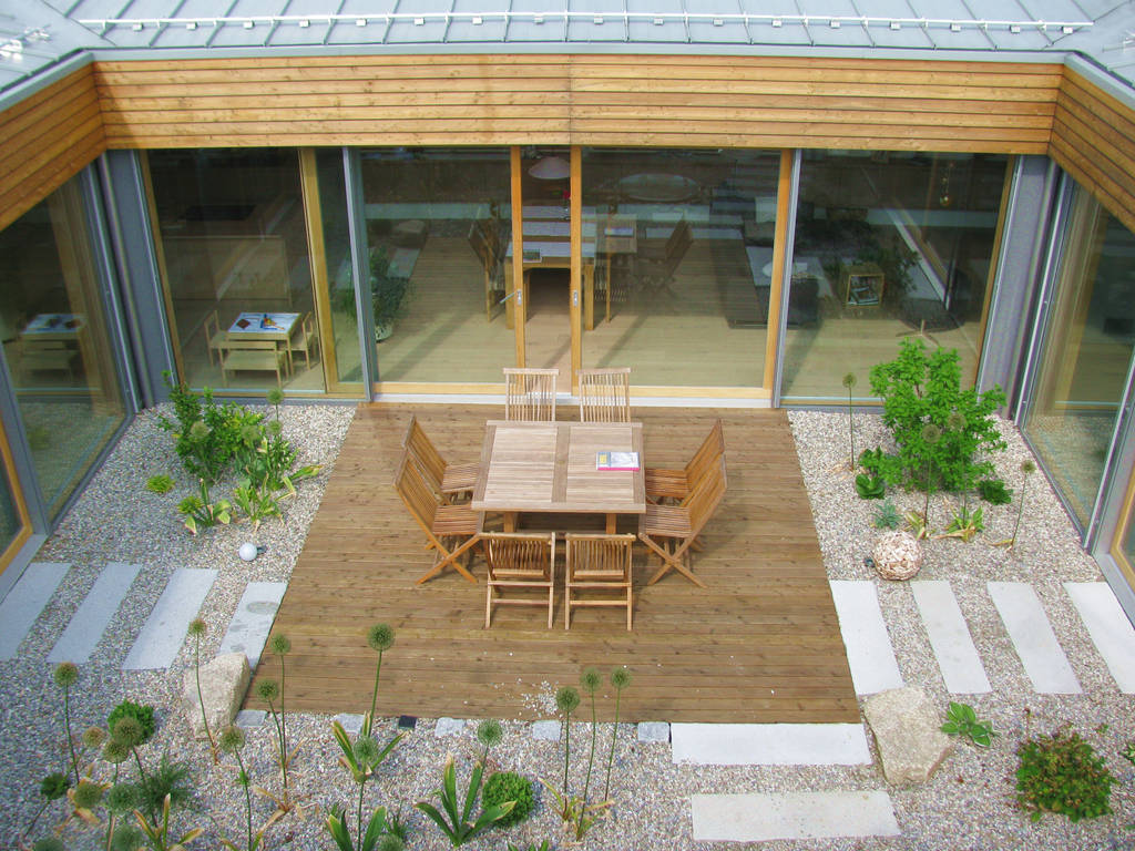 Innenhof moserarchitekten moderner balkon, veranda & terrasse | homify