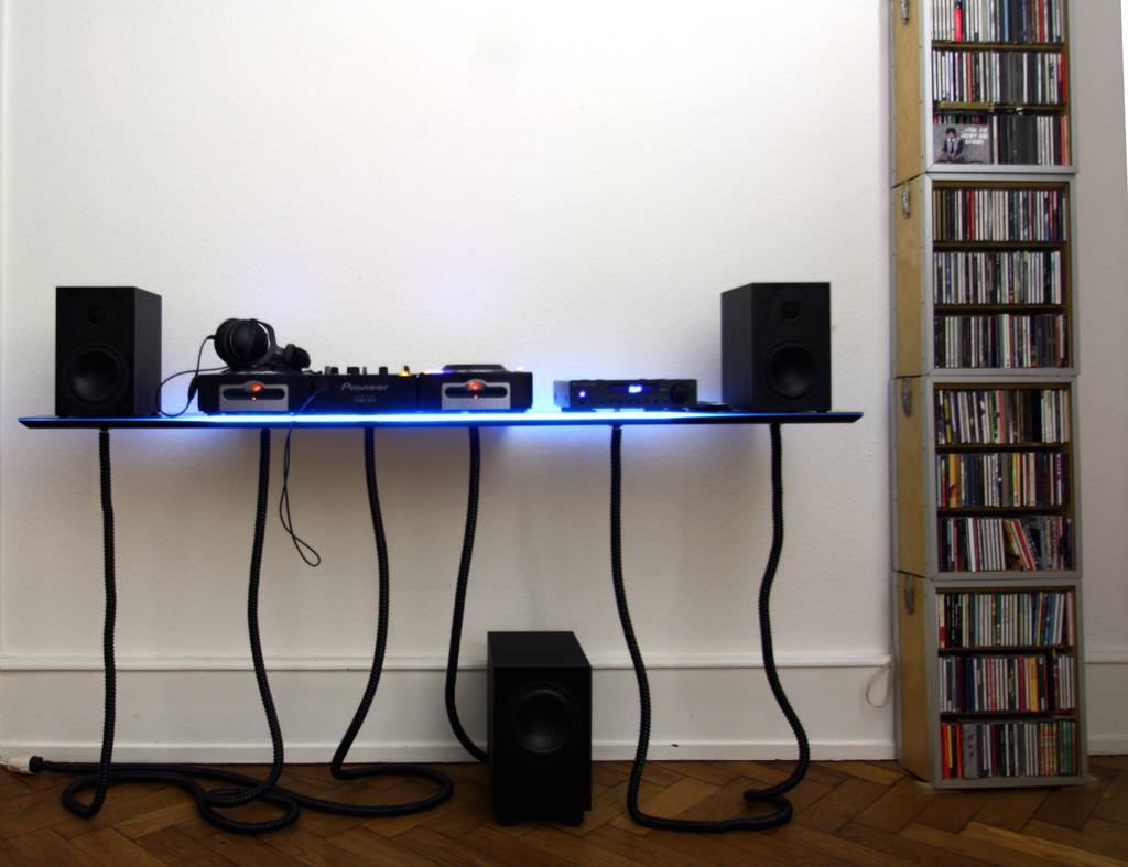 Frontansicht des dj-pults | homify