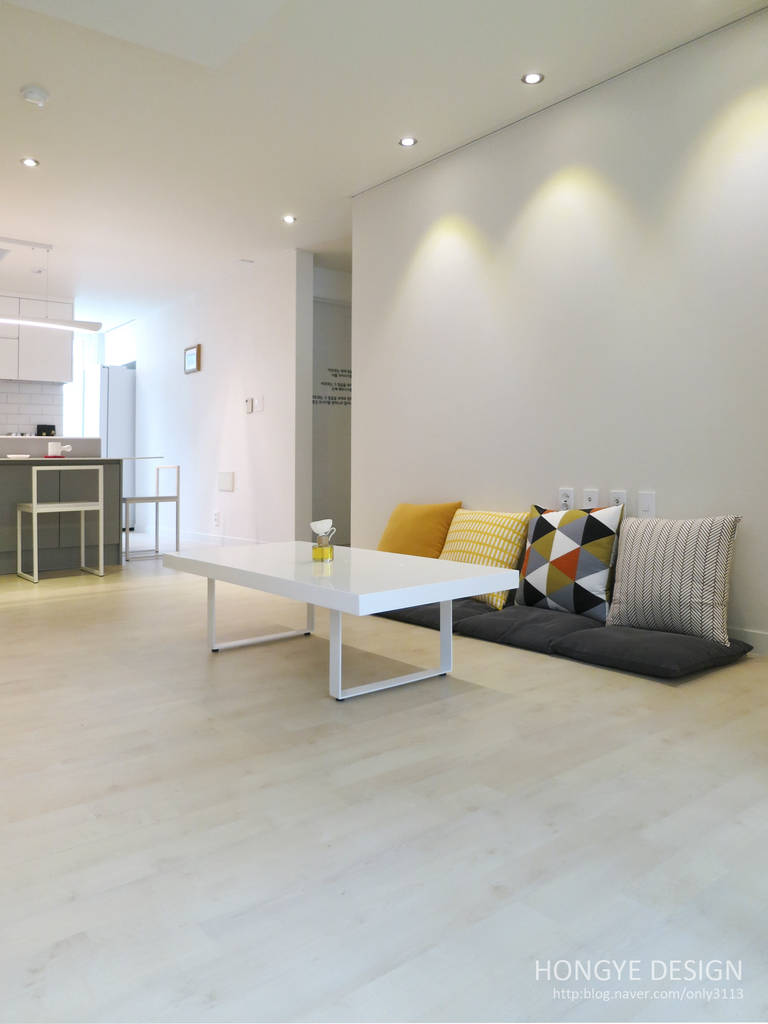 거실의 서재화 , 은혜로운 집 _ 25py, 홍예디자인 | 호미파이 & homify