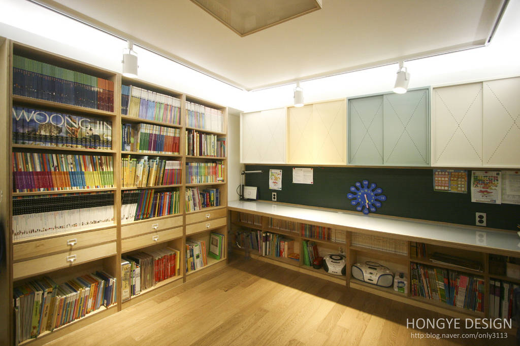 아이셋과 부모님이 함께 사는 집_48py, 홍예디자인 | 호미파이 & homify