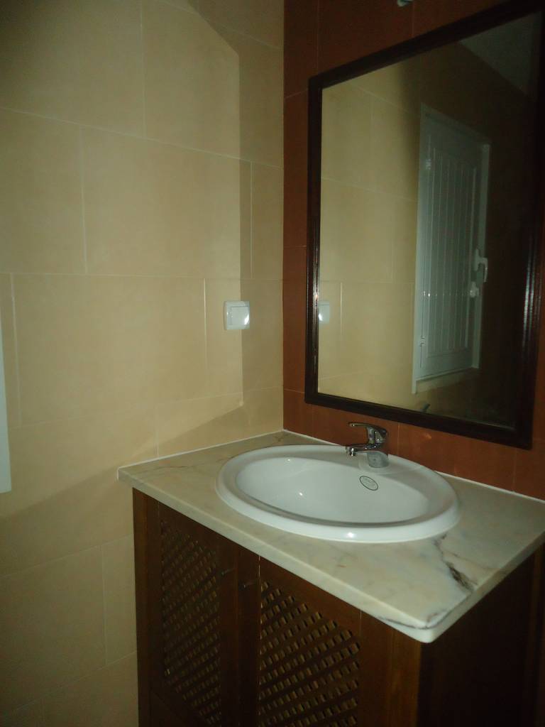 Espelho embutido na parede | homify
