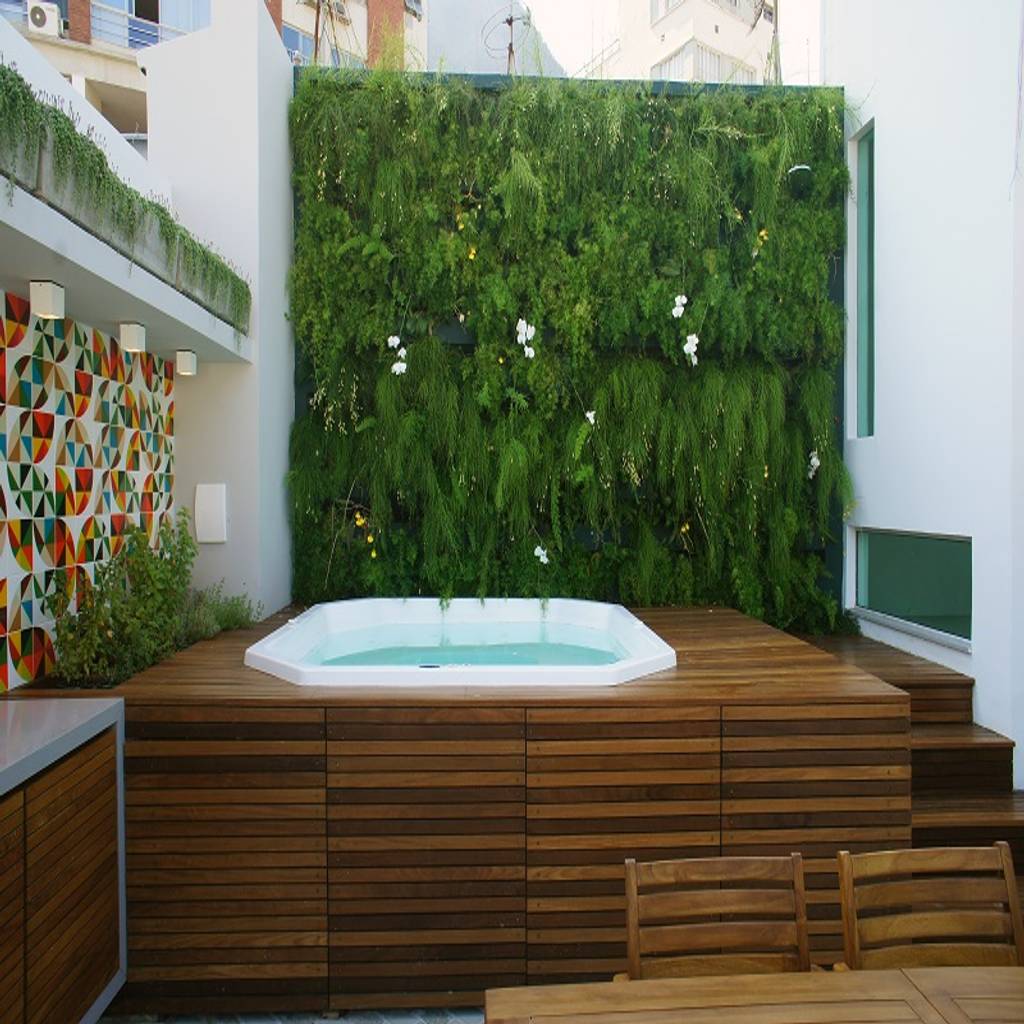 Varanda gourmet, spa e jardim vertical | homify Varanda gourmet, spa e jardim vertical | homify