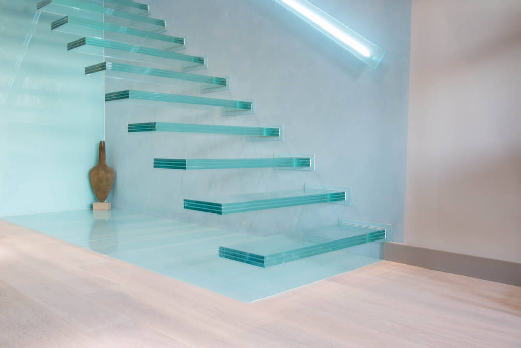 a single-flight cantilever staircase crafted in toughened, laminated glass | homify