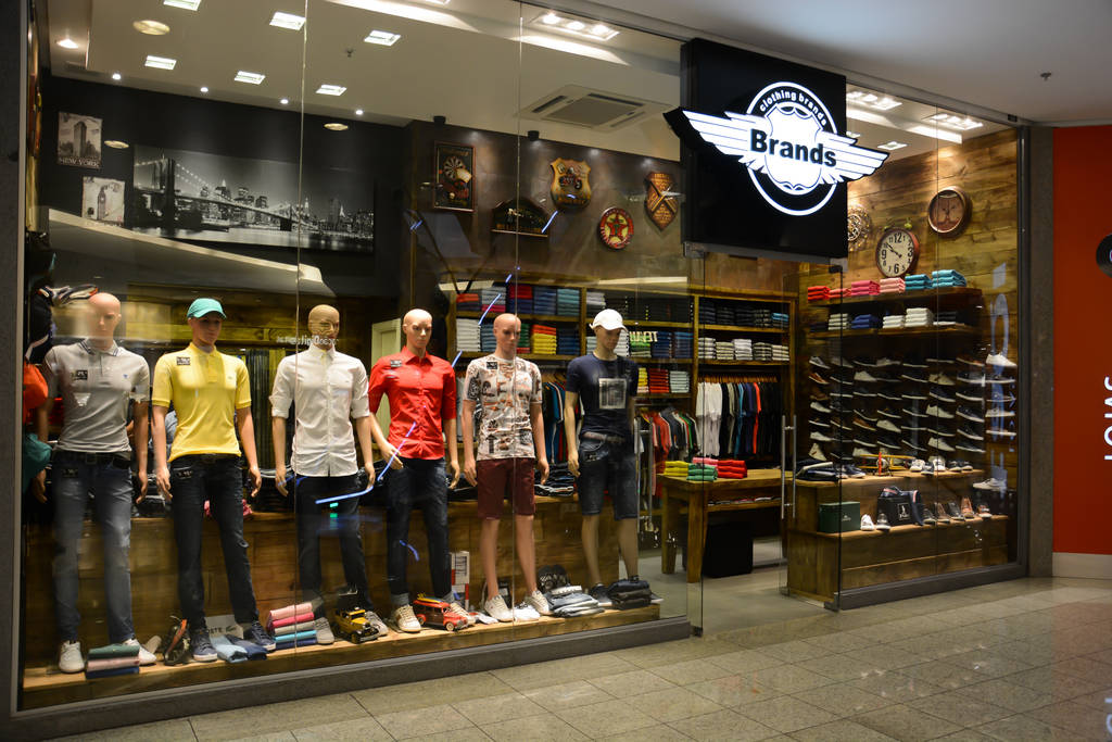 Loja brands lojas & imóveis comerciais modernos por studio c.a ...