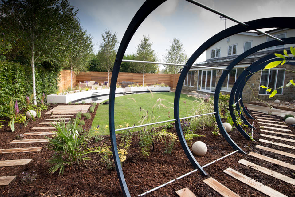 Cool but funky, contempoary garden yorkshire gardens modern garden | homify