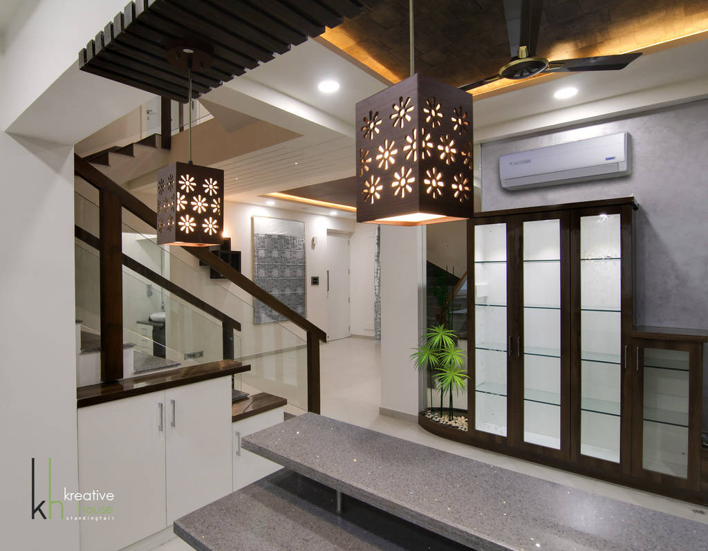 A simple and elegant triplex villa , kreative house | 호미파이 & homify