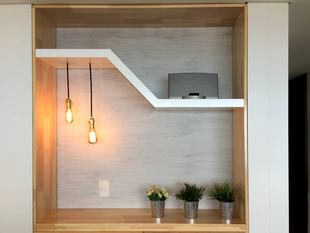 Detalle de entrepaño asimétrico para decoración, sonido e iluminación ...