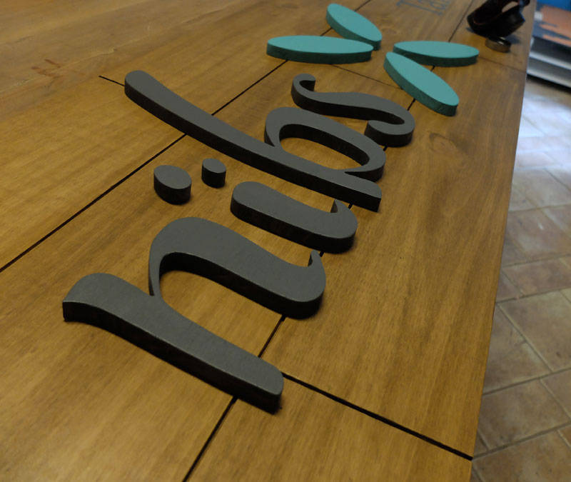 Rótulos madera, vil.la pingüí | homify