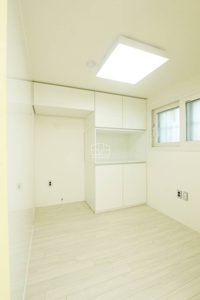 현대적인 유럽풍 느낌의 아파트 25py 인테리어, 홍예디자인 | 호미파이 & homify