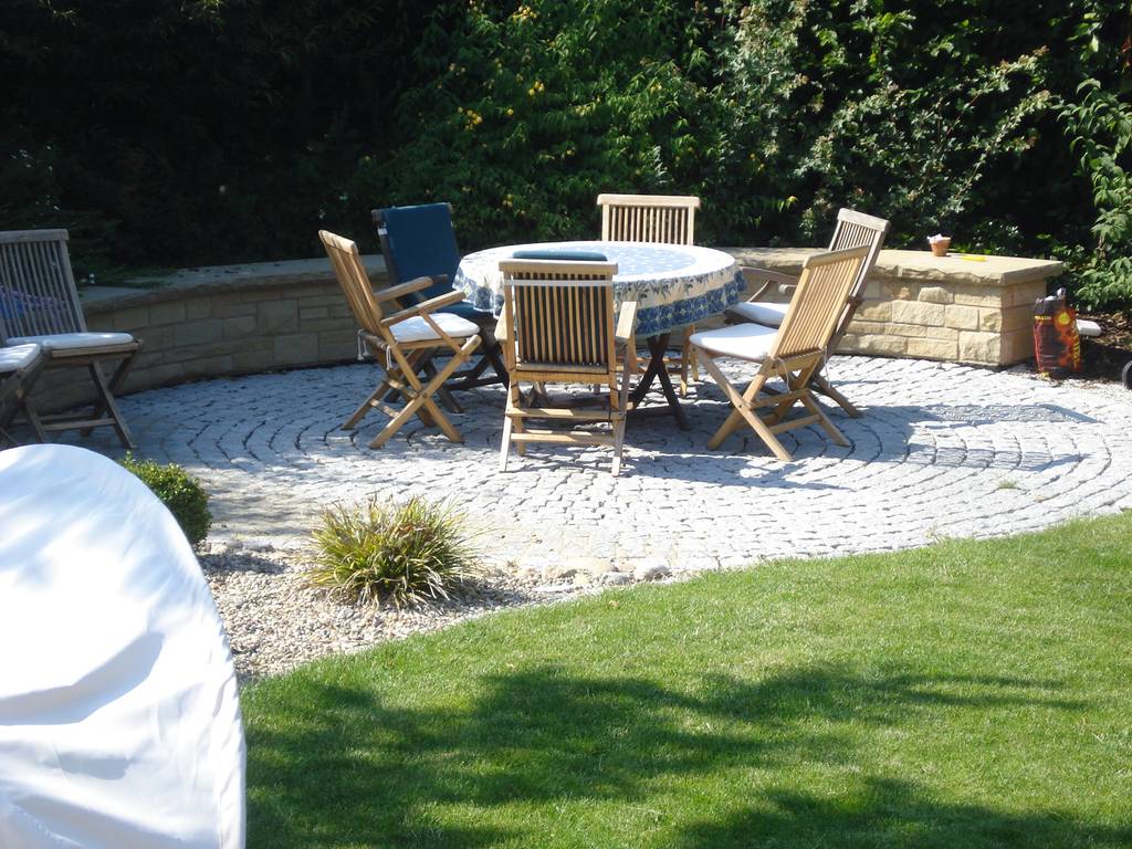 Detailansicht sitzplatz garten im landhausstil von dirlenbach - garten ...