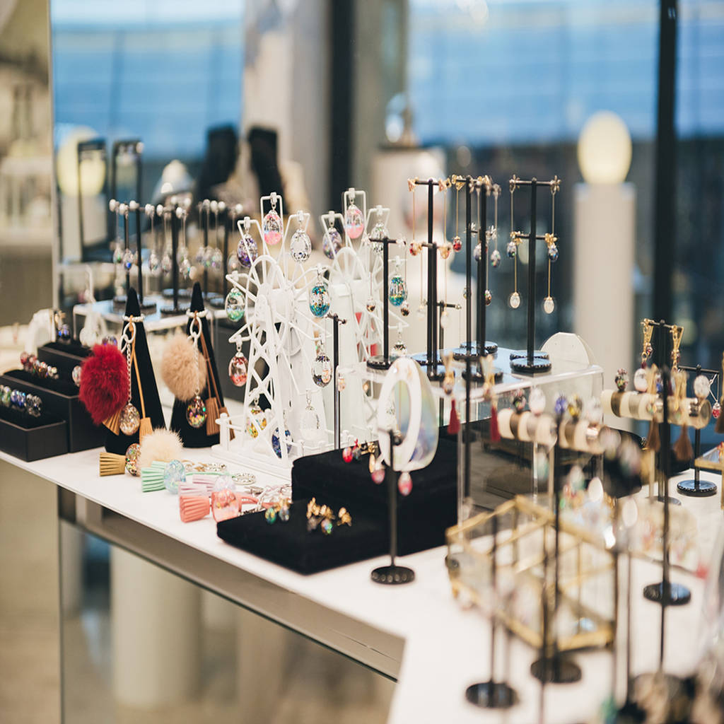 유리볼 속 유니크한 세상, 연남동 러빈볼 매장, luvinball | 호미파이 & homify