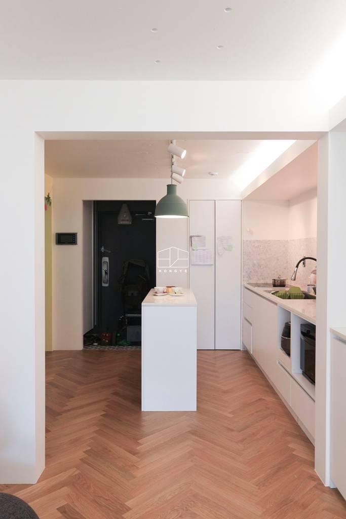 현대적인 유럽풍 느낌의 2인테리어 이사후_25py, 홍예디자인 | 호미파이 & homify