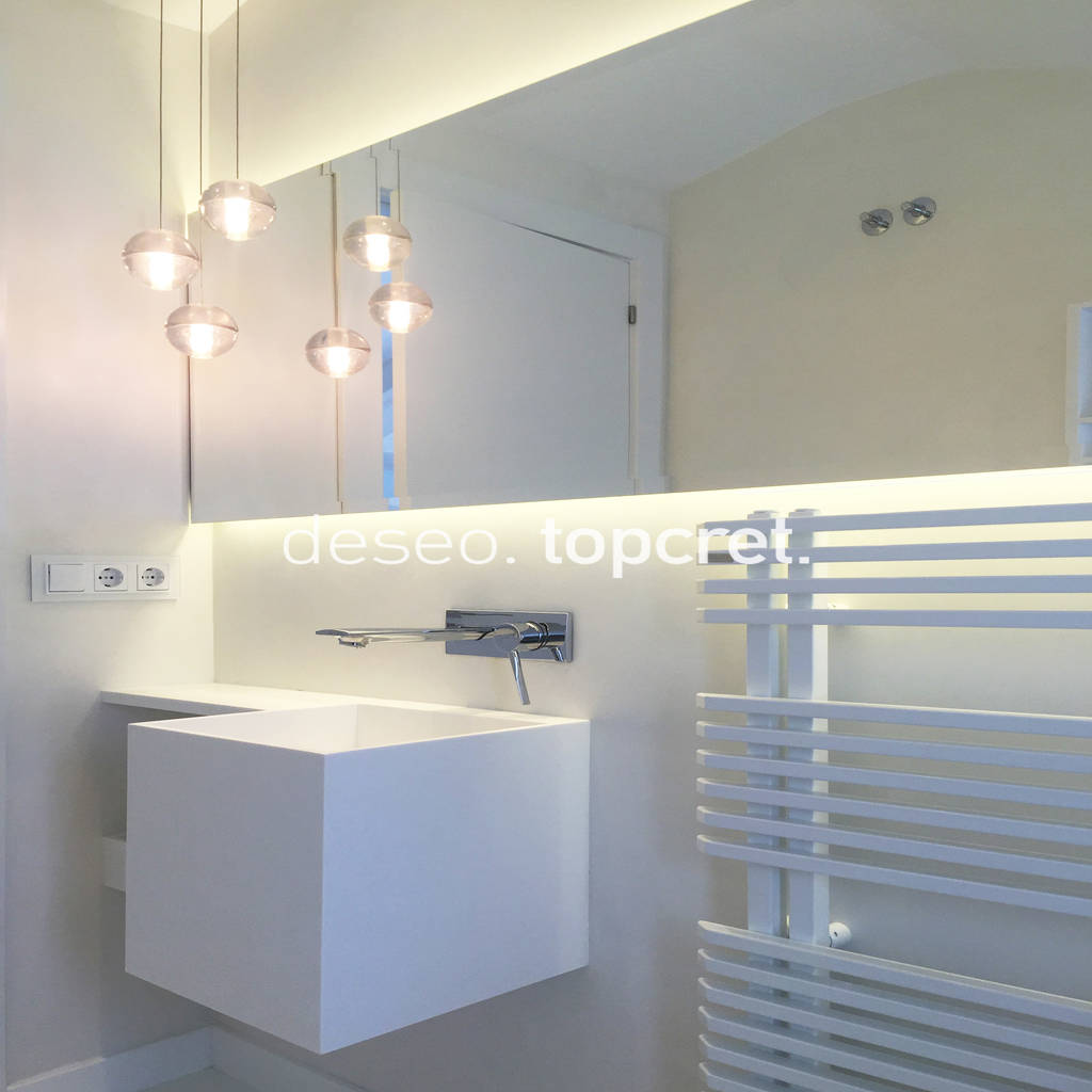 Microcemento® color blanco roto topcret baños de estilo moderno blanco ...