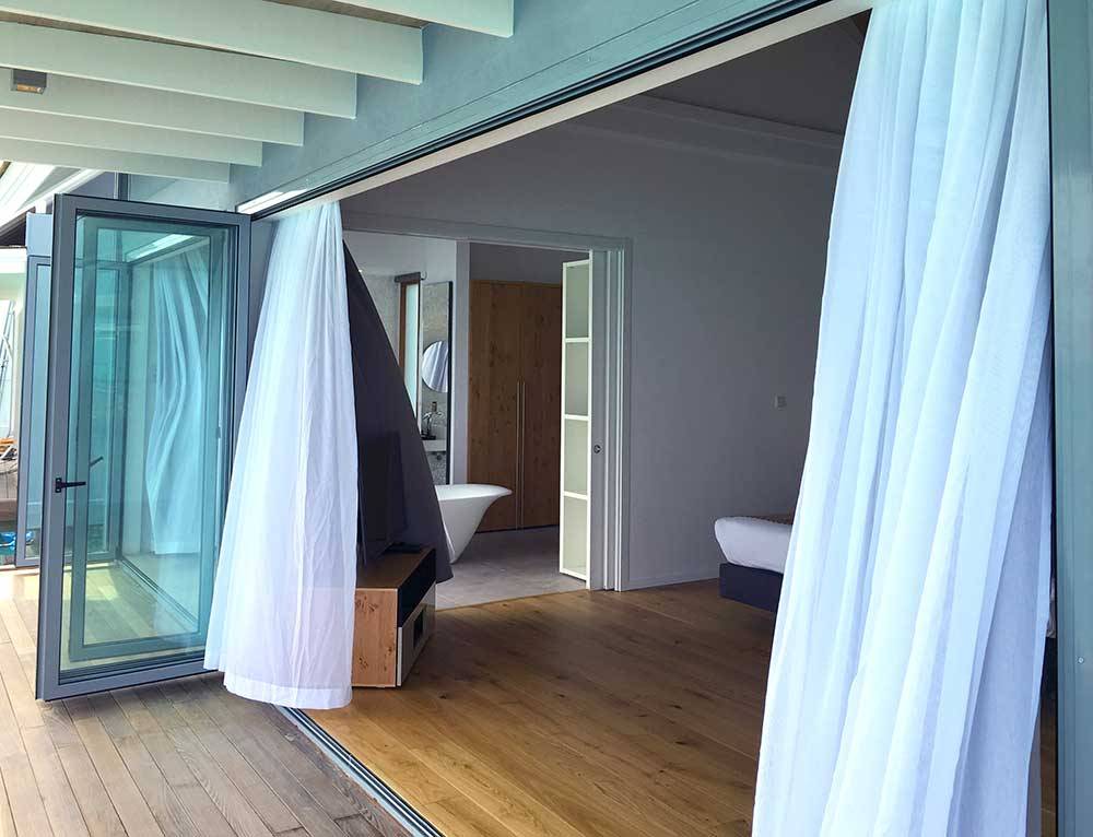 Puertas plegables para un lujoso resort hotelero en maldivas | homify