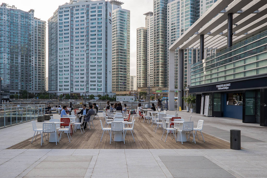 The bay 101 , raw design studio | 호미파이 & homify