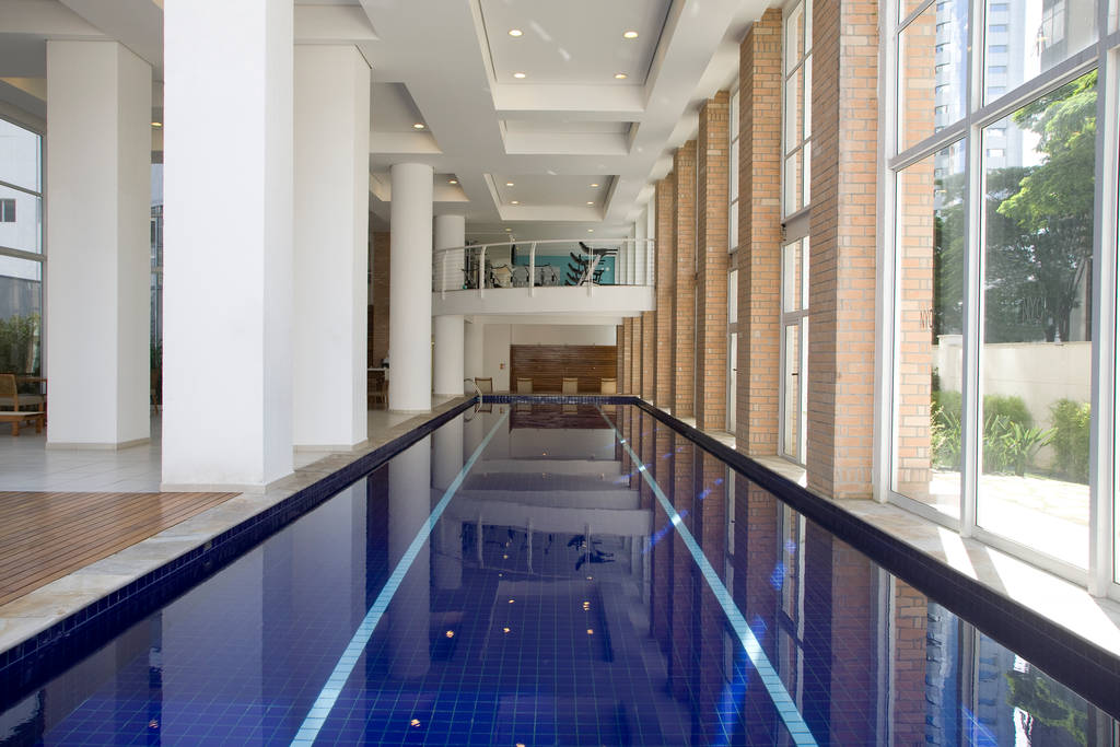 Piscina interna ilha arquitetura piscinas modernas | homify