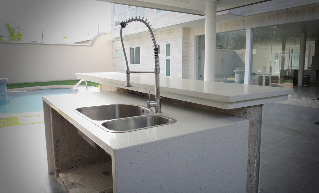 Topes en cuarzo blanco diamante, revestimientos la cantera c.a. | homify