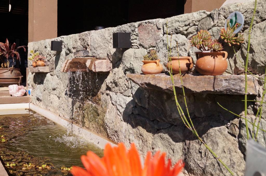 Estanque con cascada jardines rústicos de abitar arquitectura rústico ...