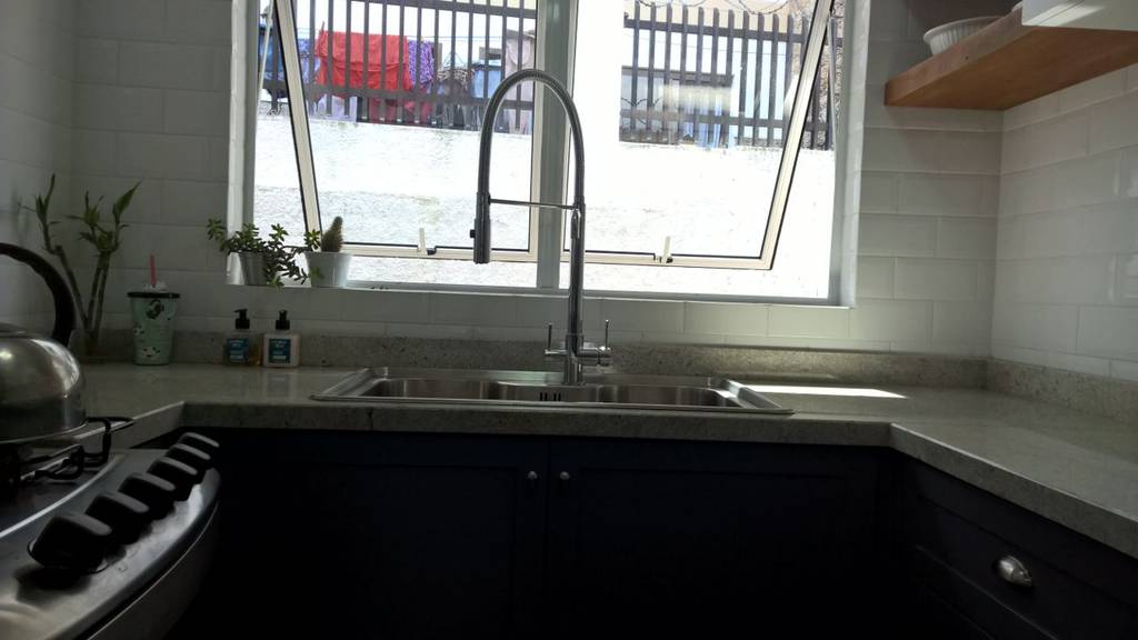 Pia dupla em inox fosca com torneira gourmet | homify