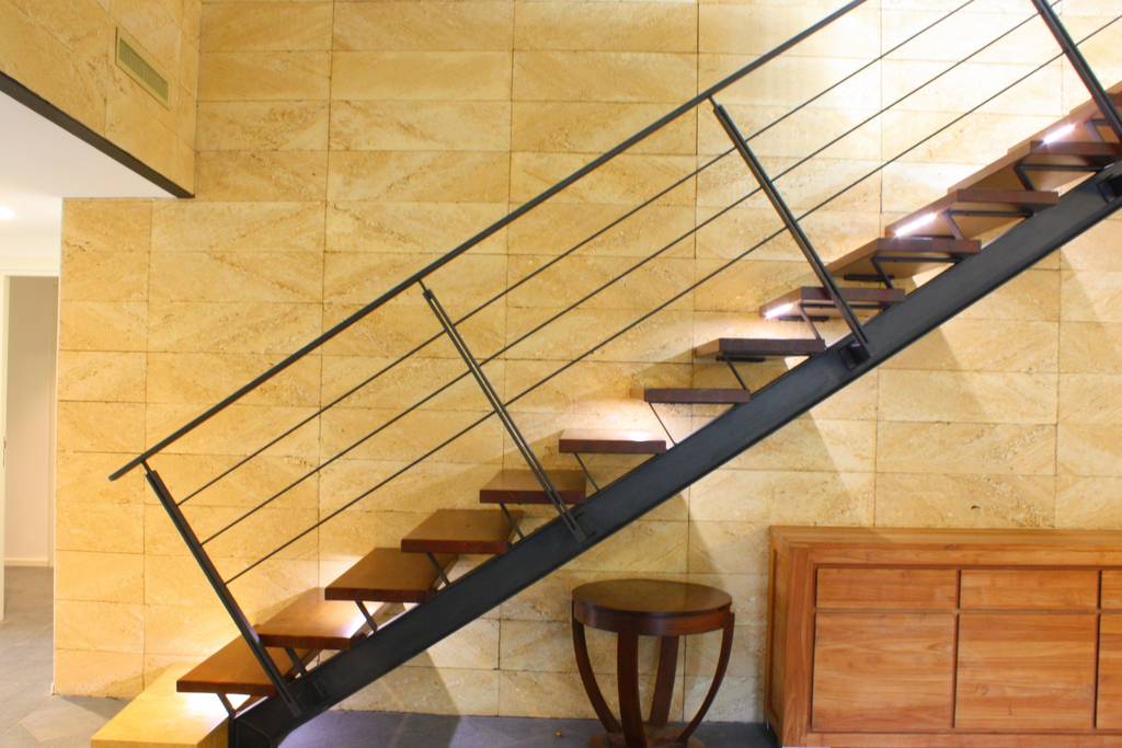 Scala in ferro con pedata in legno massello | homify