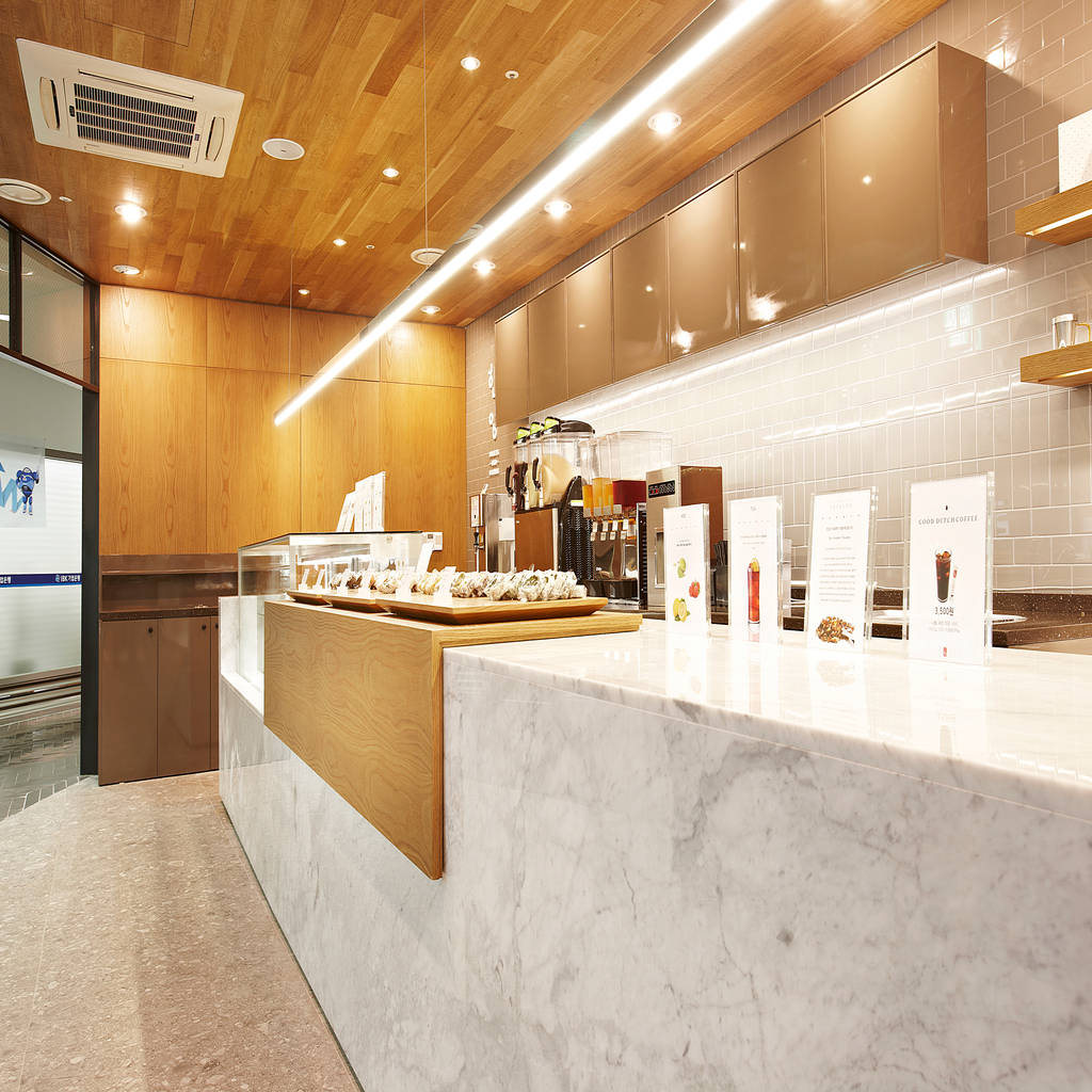 한입 sweets & drinks (hanip sweets & drinks), 바나나피쉬 | 호미파이 & homify