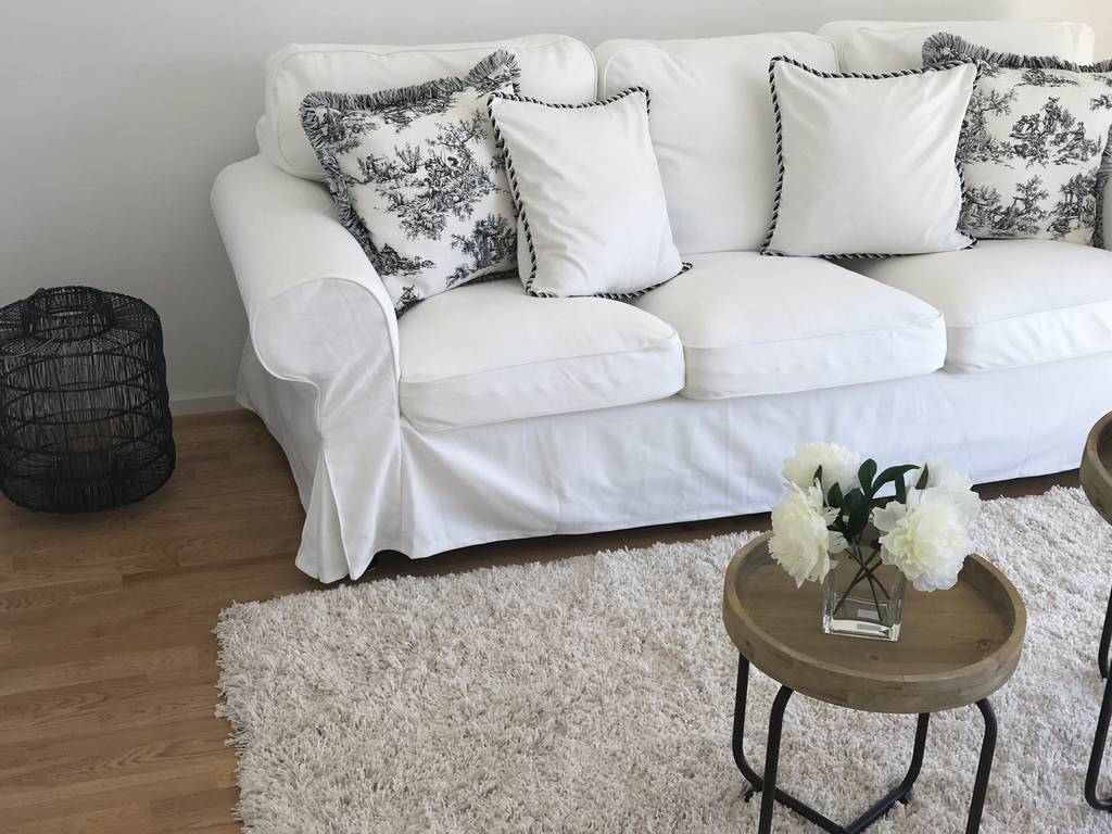 Sofa weiss wohnzimmer im landhausstil von select living interiors ...