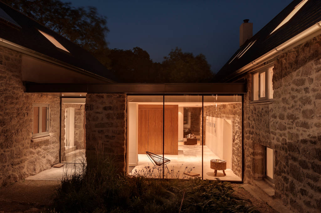 West yard farm refurbishment and extension of a 19th century farmstead in dartmoor national park ...