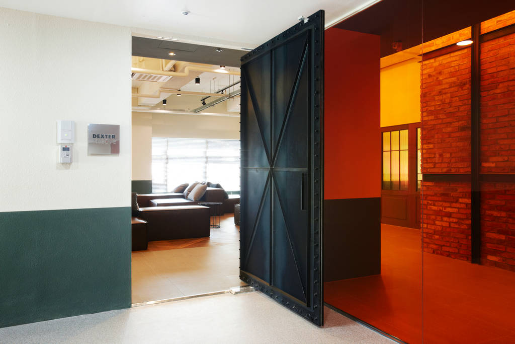 Dexter the eye [덱스터 디 아이], 바나나피쉬 | 호미파이 & homify