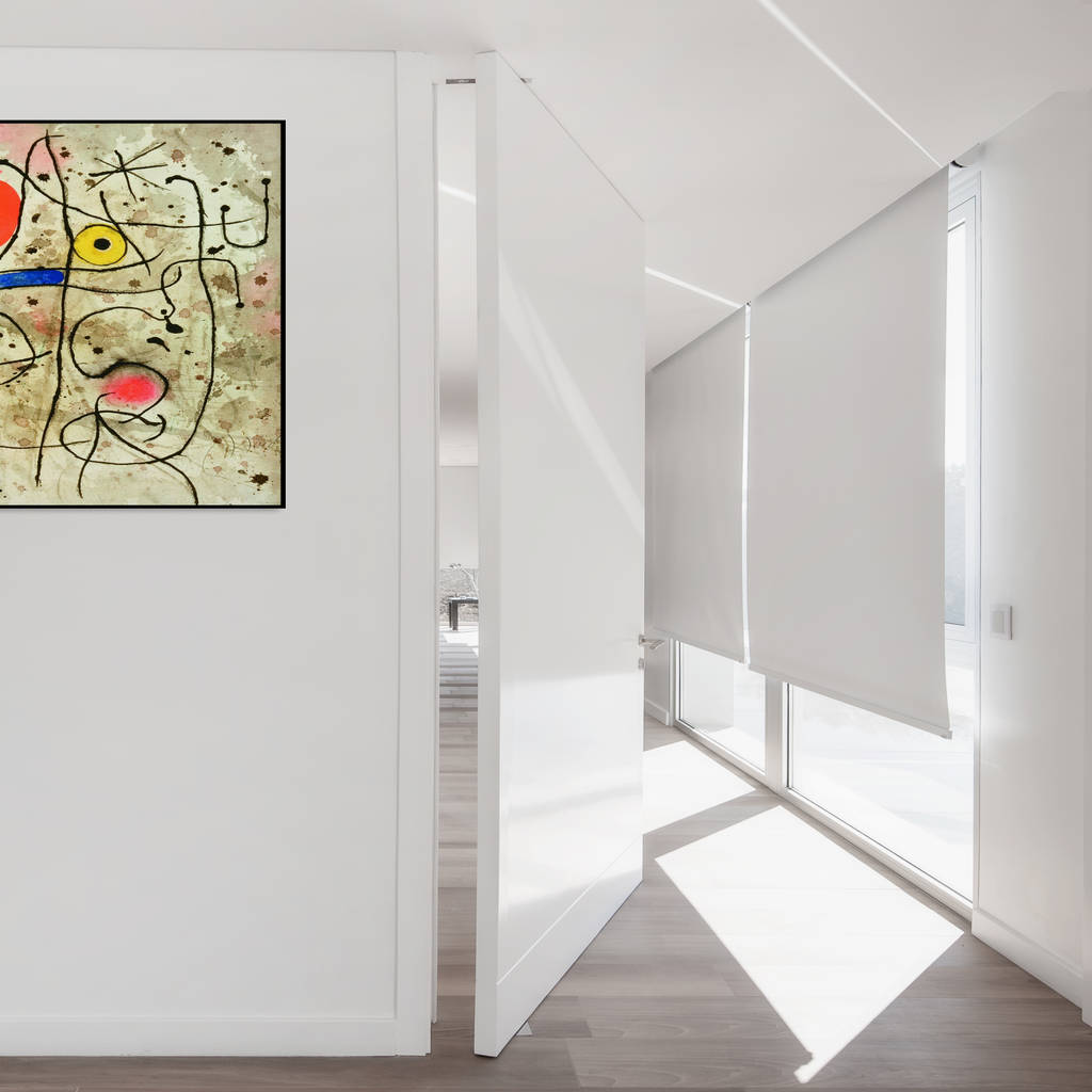 Puerta de ingreso a vivienda. con medidas y proporciones descomunales ...