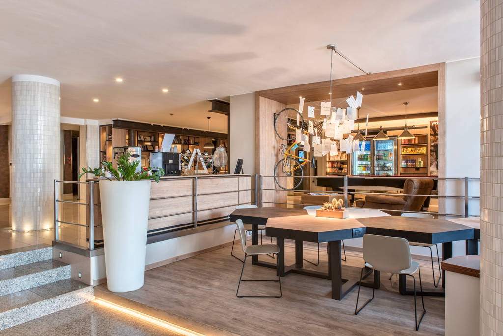 Hotel soave - best western - restyling hall hotel moderni di fab ...