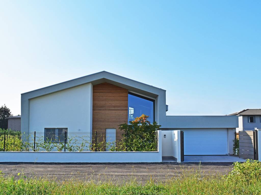 Villa in legno moderna a lazzate (monza brianza) | homify