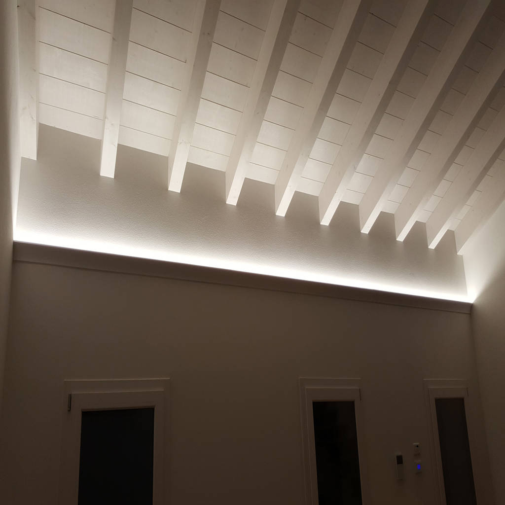Cornice per led moderna a soffitto, eleni lighting | homify