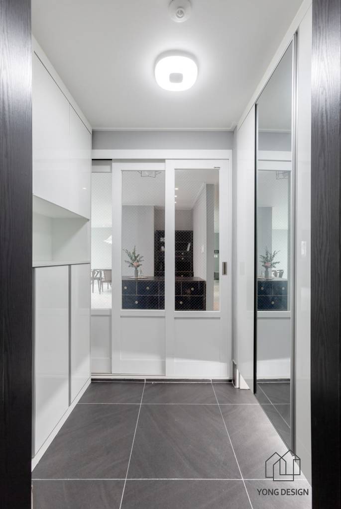 25년된 아파트의 재탄생 [꿈마을 한신 아파트 61평 리모델링], yong design | 호미파이 & homify