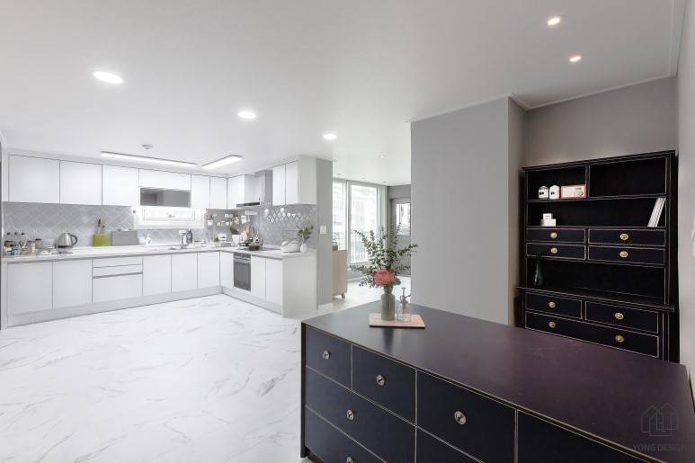 25년된 아파트의 재탄생 [꿈마을 한신 아파트 61평 리모델링] 모던스타일 주방 by yong design 모던 | 호미파이 ...