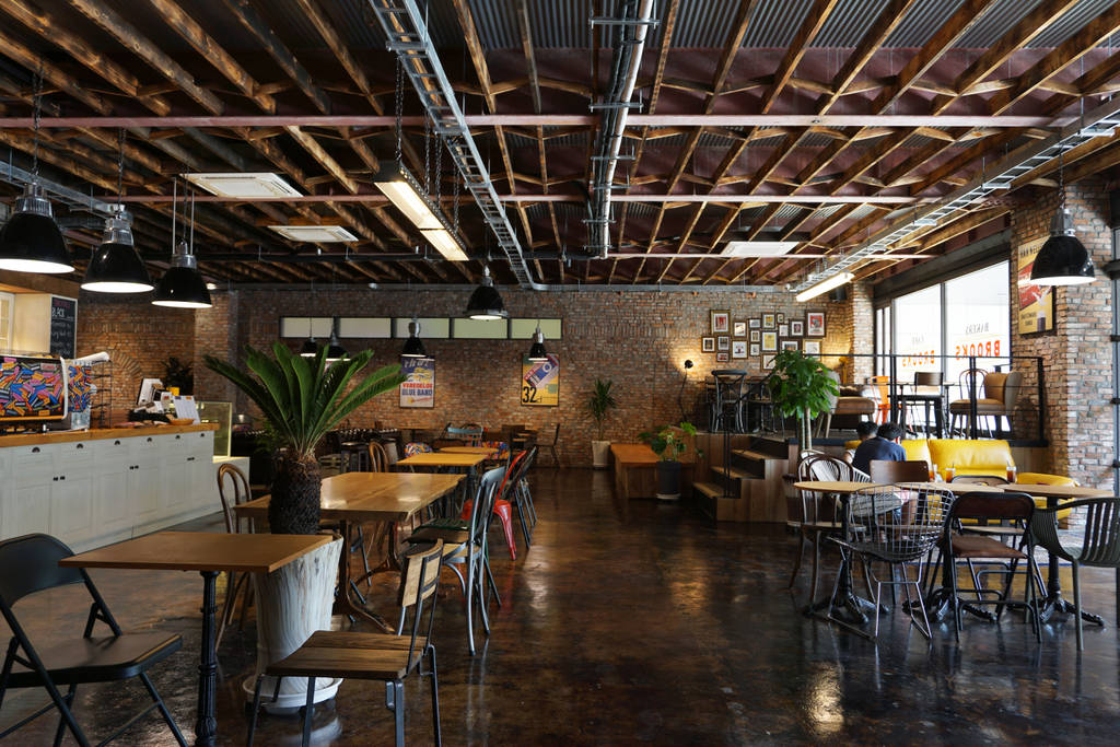 Cafe interior | 호미파이 & homify