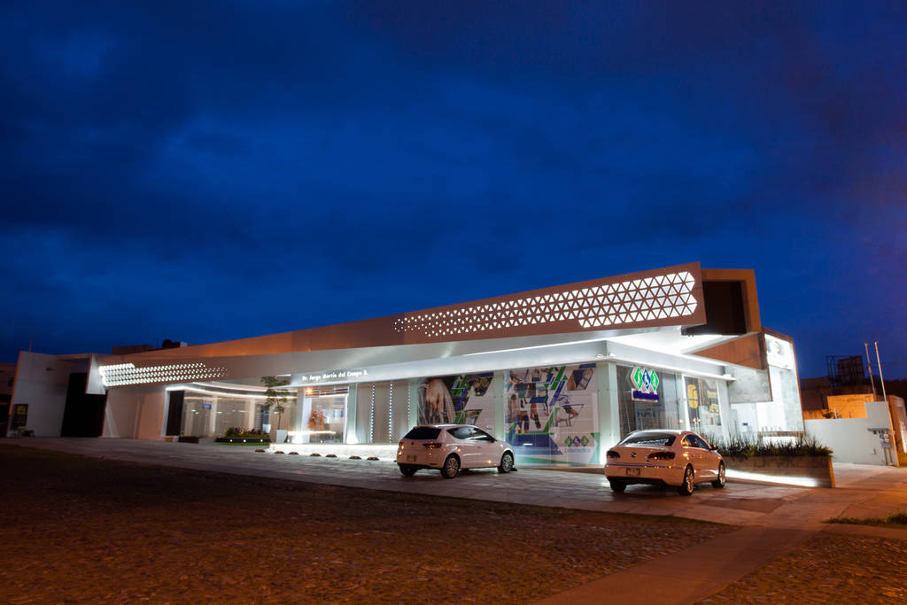 Unidad medica la paz clínicas y consultorios médicos de estilo moderno ...