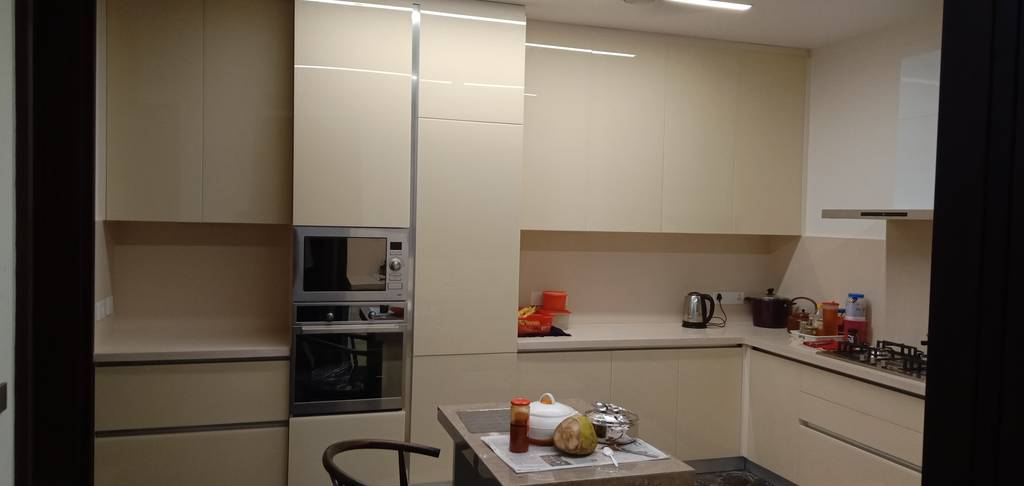 Modular kitchen in glass by hoop pine | homify