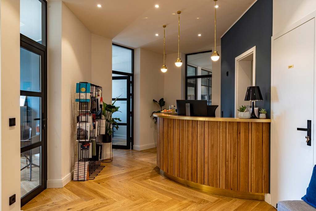 Round reception area desk | homify
