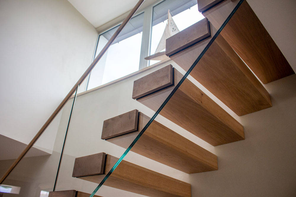 Floating oak & glass staircase | homify