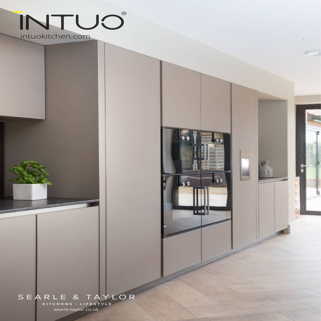 Stunning matt glass kitchen in fango & anthracite | homify