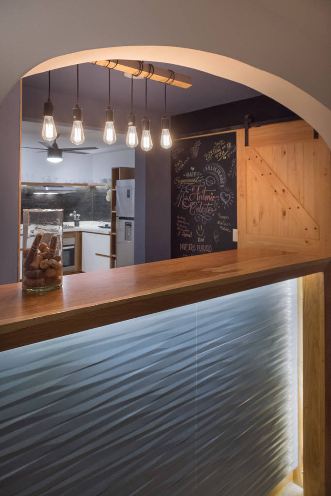 Bar/cava casa 25 dos arcos arquitectura cavas eclécticas madera maciza ...