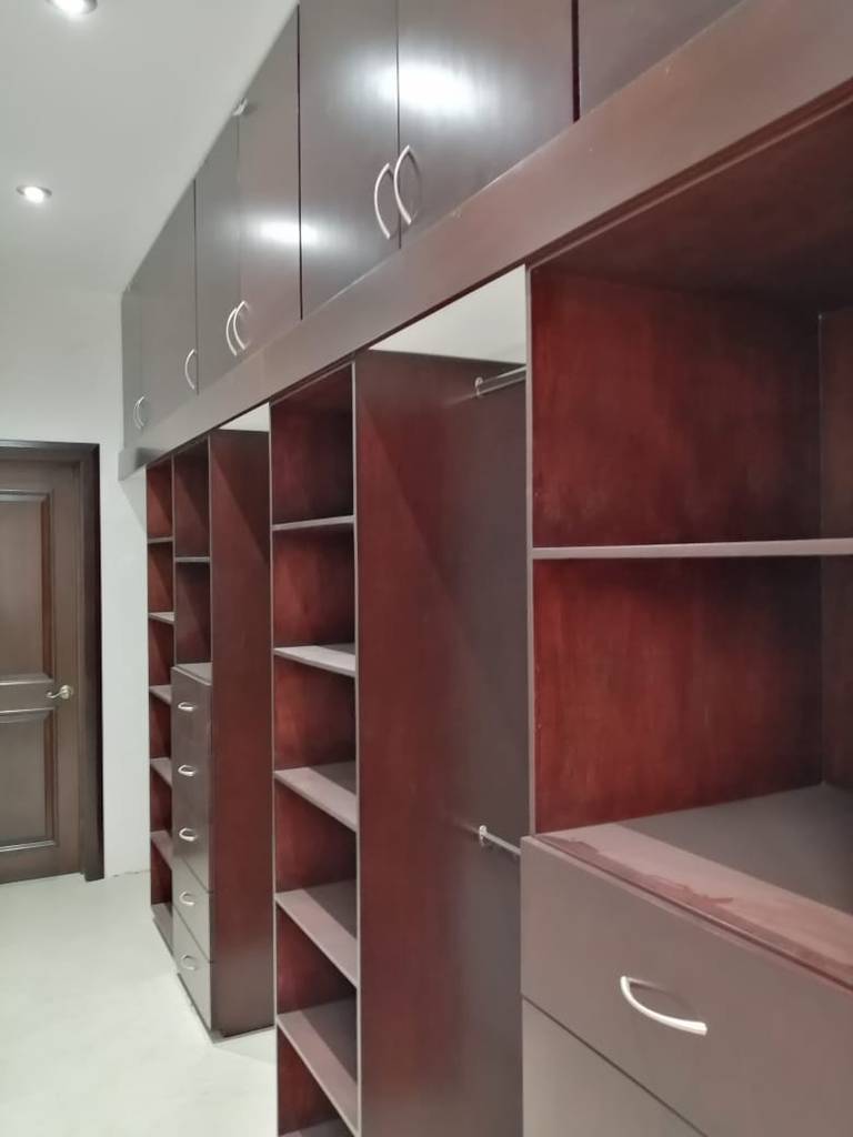 🔰 diseño de clóset-vestidor, en madera color chocolate, lamco | homify